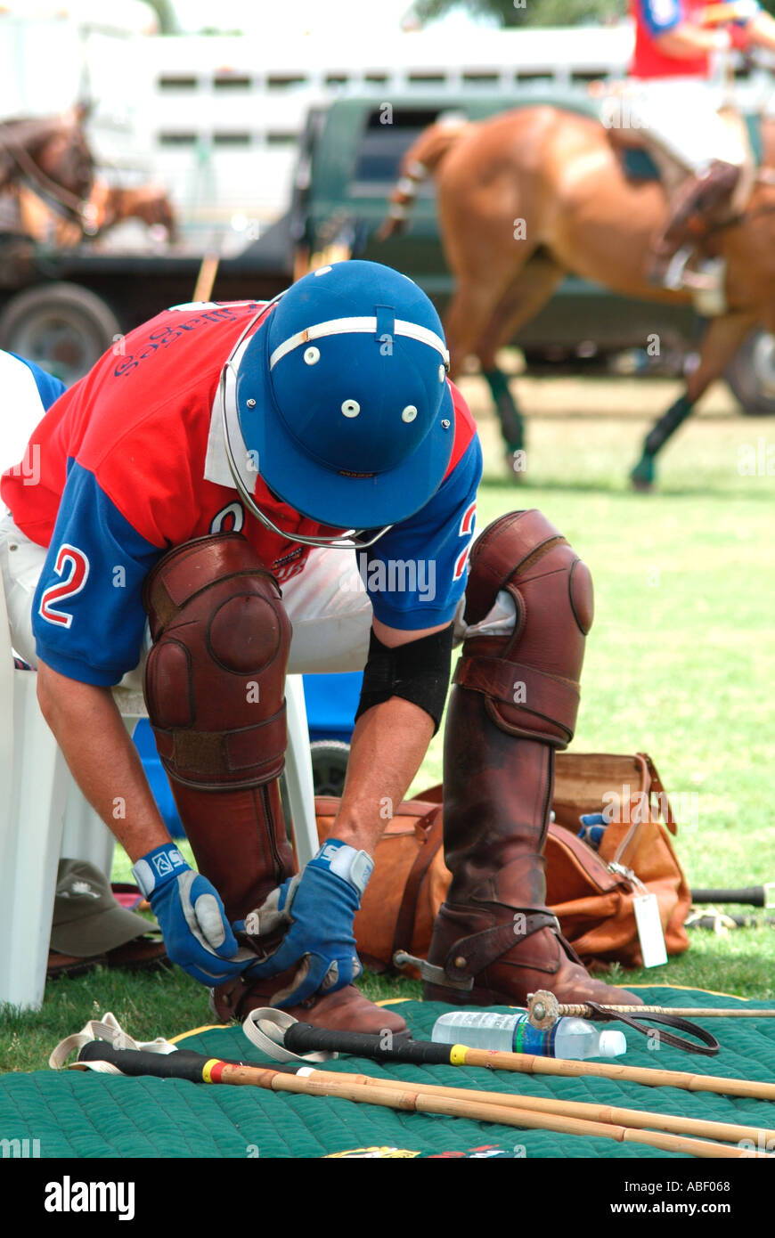 Suiting hi-res stock photography and images - Alamy