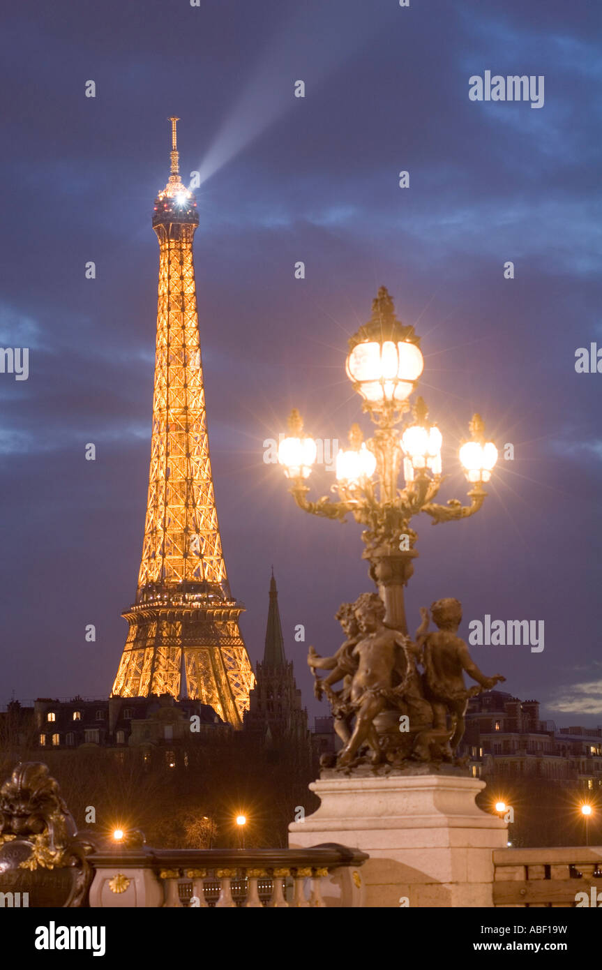 Eiffel tower spotlight night hi-res stock photography and images - Alamy
