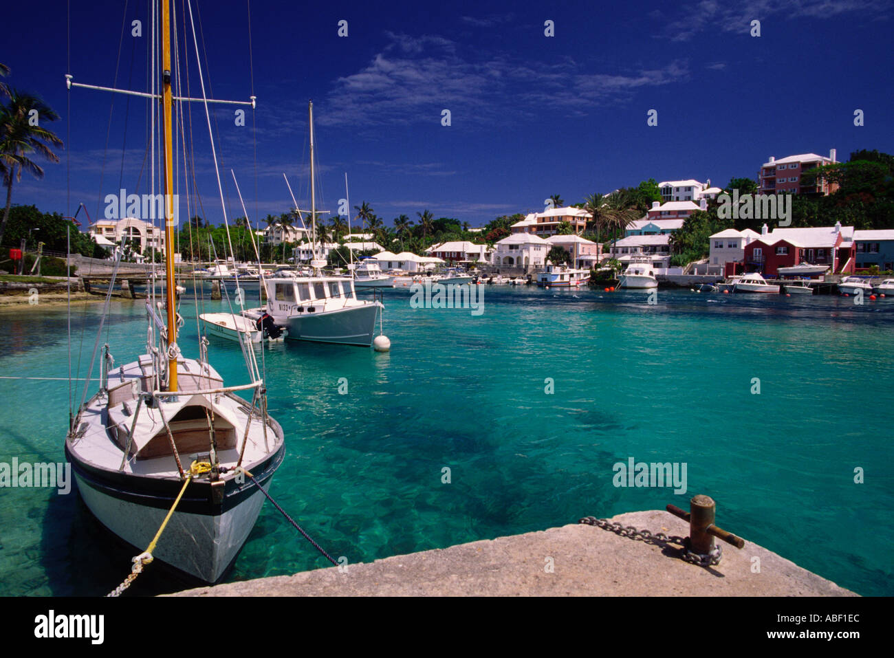 Bermuda yacht hi-res stock photography and images - Alamy