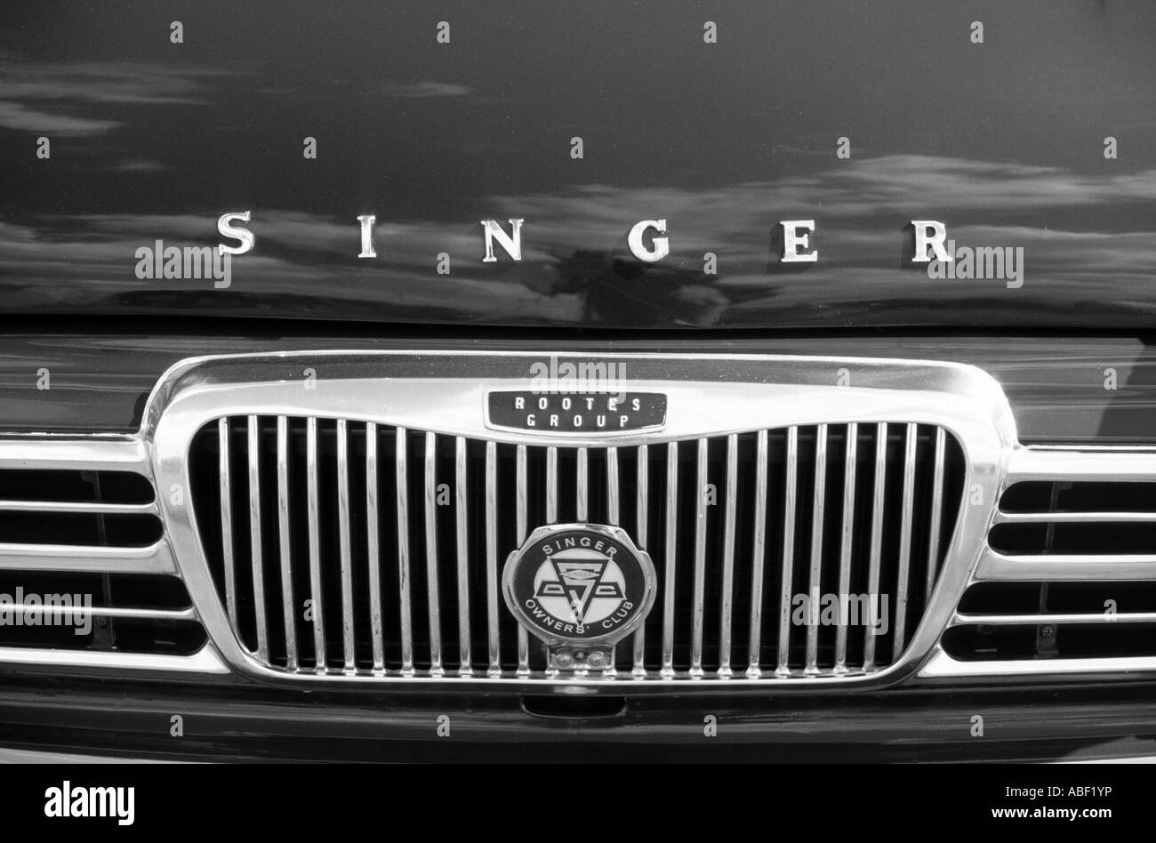 Singer car badge hi-res stock photography and images - Alamy