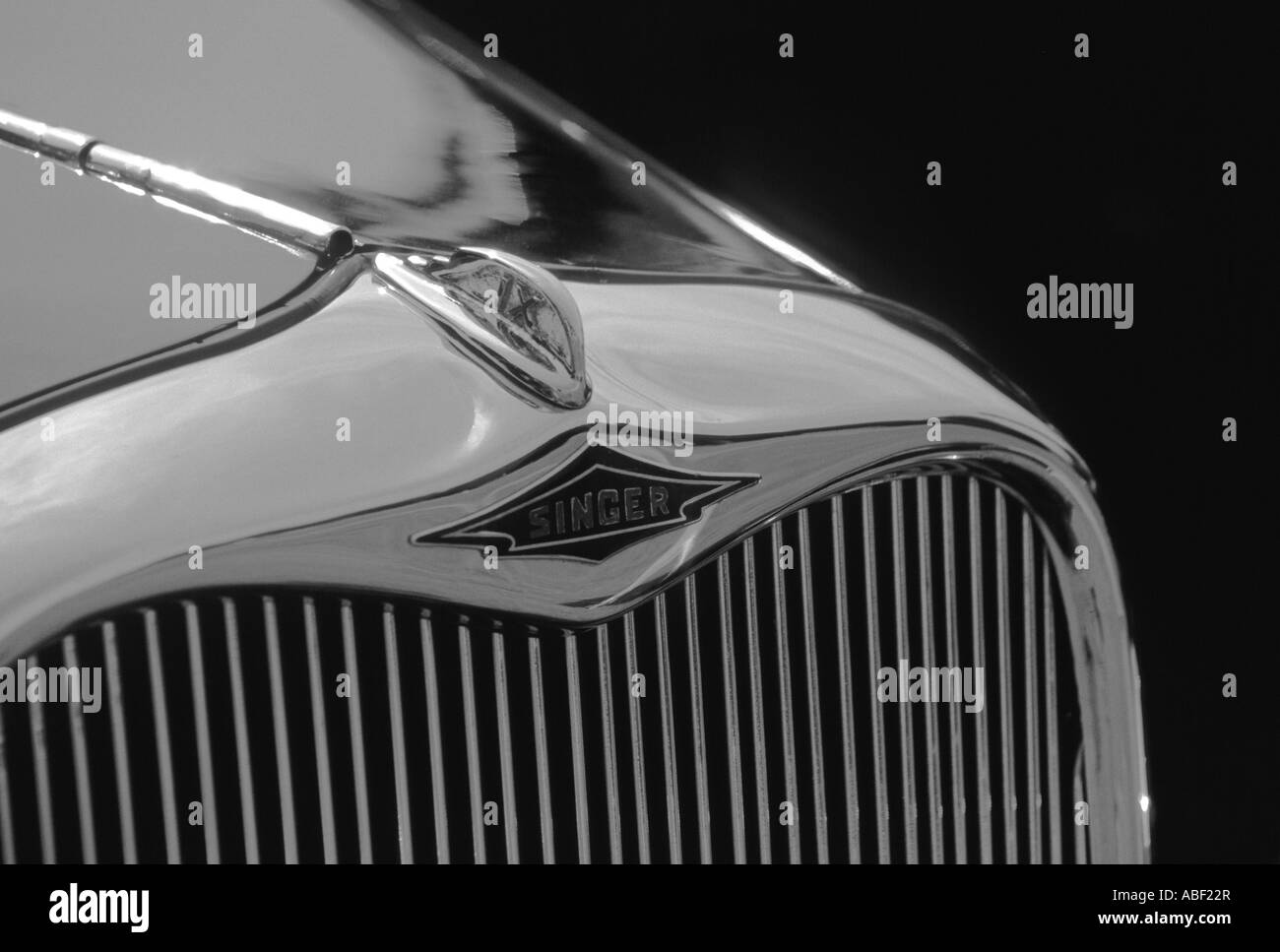 Singer car badge hi-res stock photography and images - Alamy