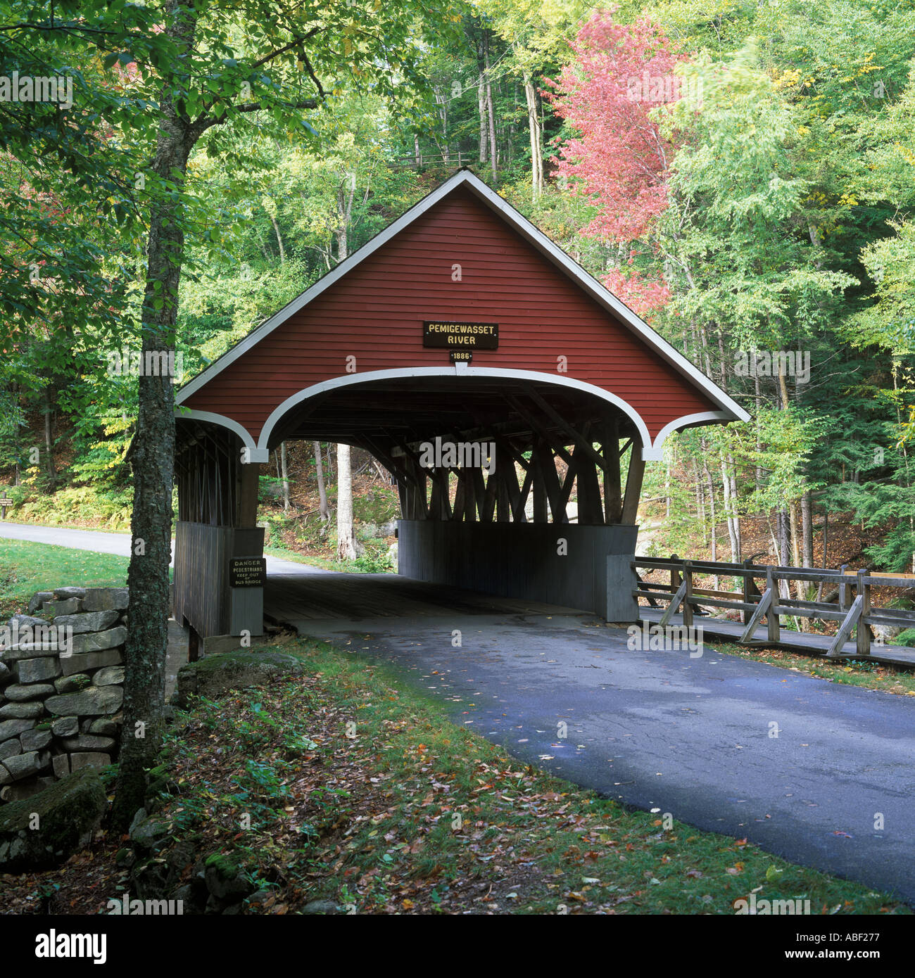 Flume covered bridge hi-res stock photography and images - Alamy