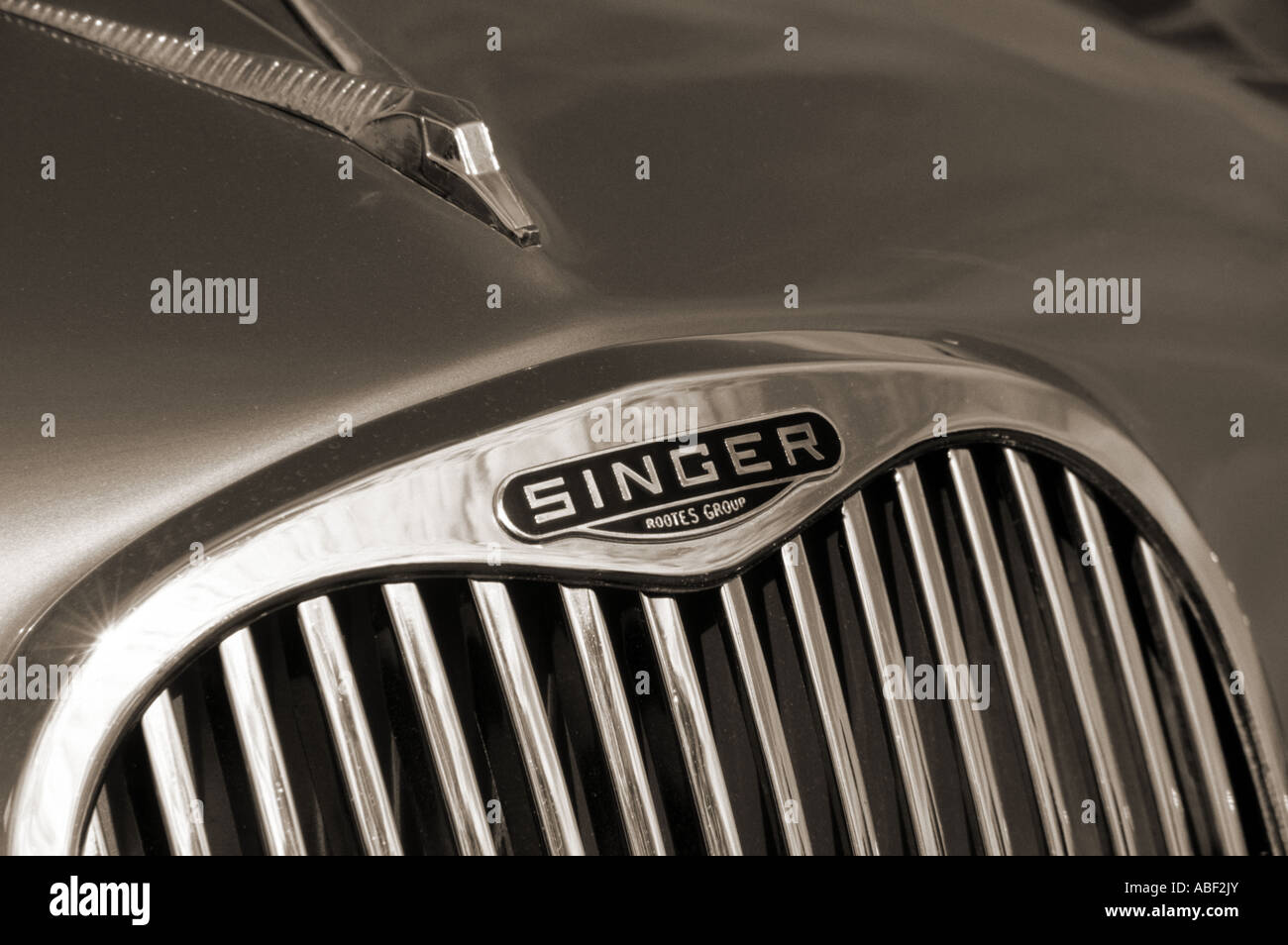 Singer car badge hi-res stock photography and images - Alamy