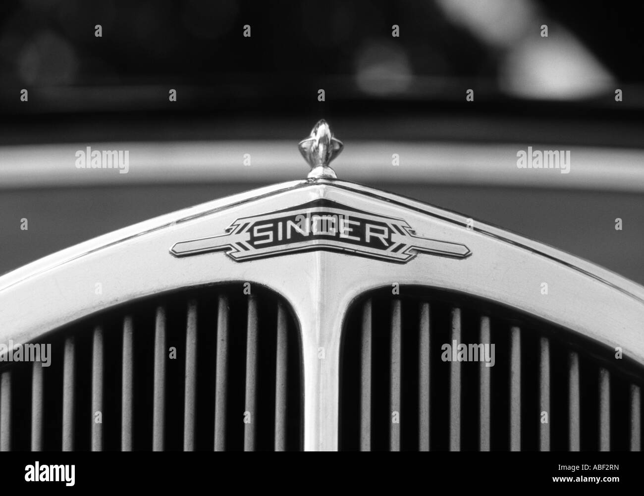 Singer car badge hi-res stock photography and images - Alamy