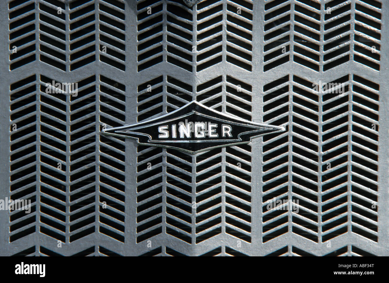 Singer car badge hi-res stock photography and images - Alamy