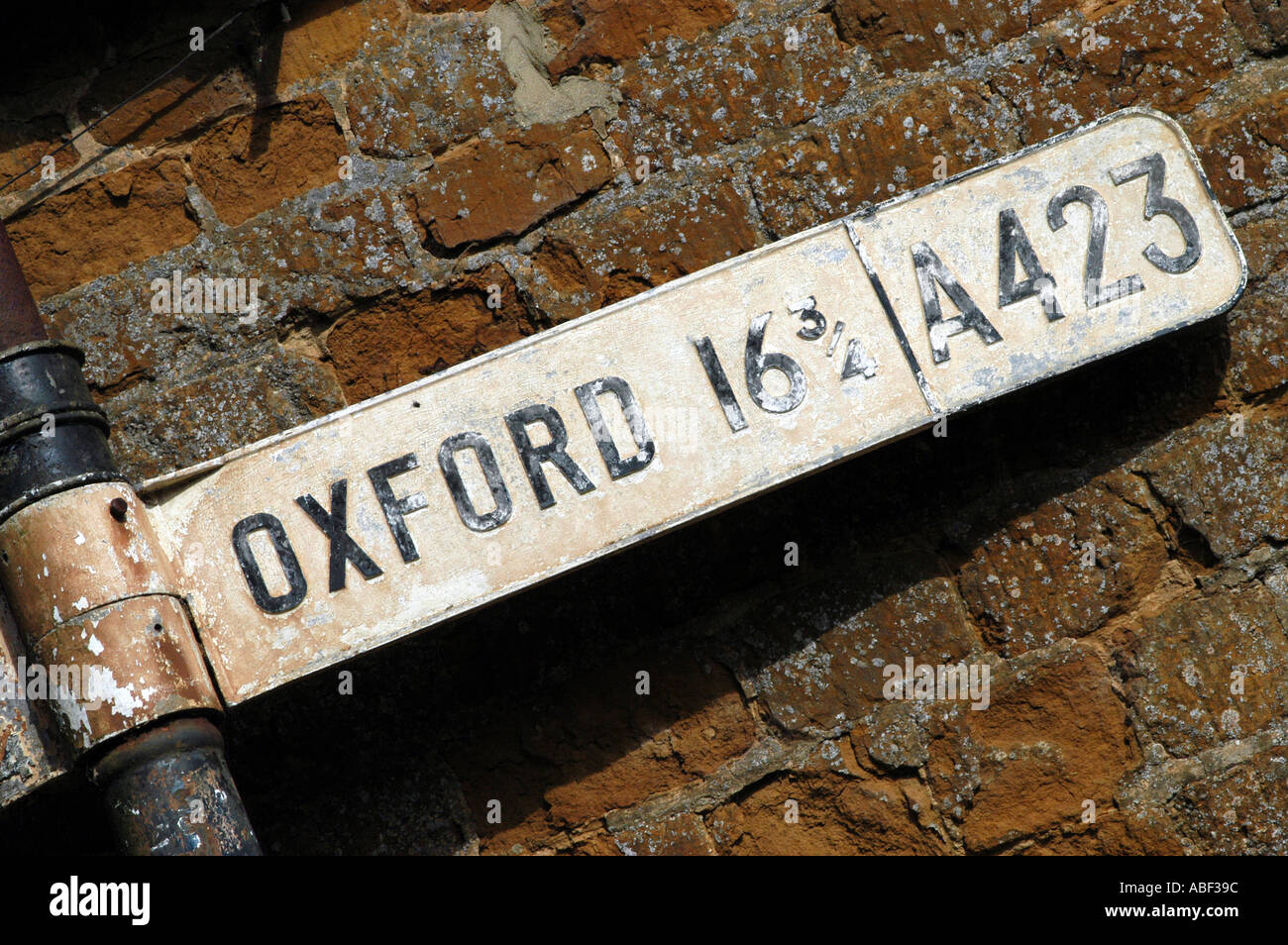 Old banbury sign hi-res stock photography and images - Alamy