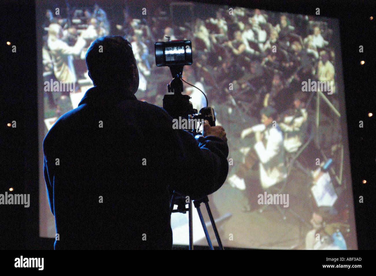 Television camera man Stock Photo - Alamy