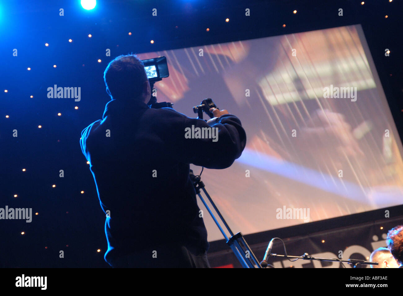 Television camera man Stock Photo - Alamy