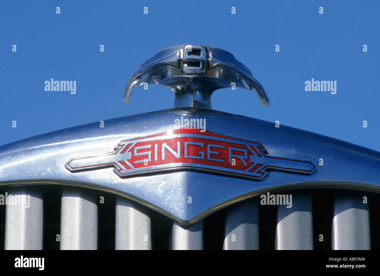 Singer car badge hi-res stock photography and images - Alamy