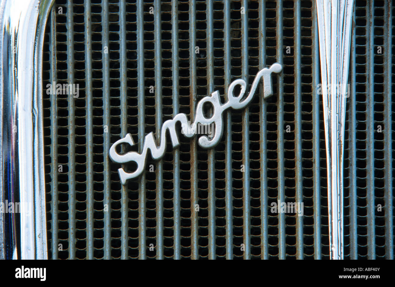 Singer car badge english car hi-res stock photography and images - Alamy