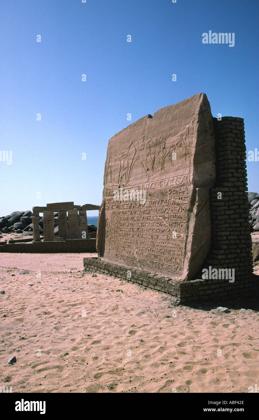 Egyptian hieroglyphics sun hi-res stock photography and images - Alamy