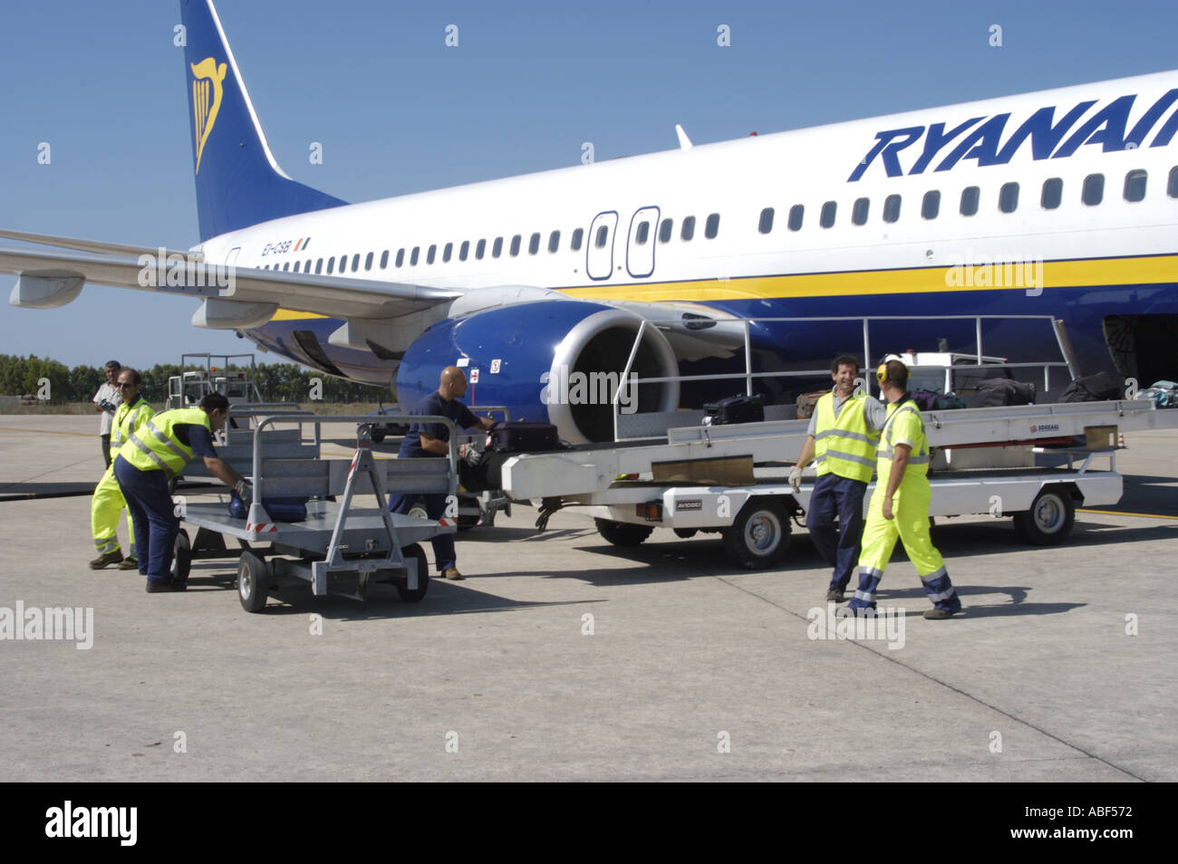 For ground crew hi-res stock photography and images - Alamy