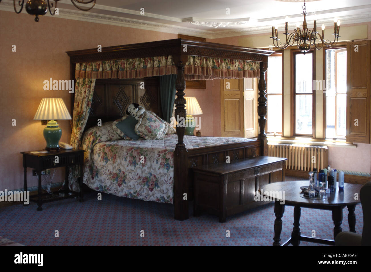 English Country Hotel Stock Photo - Alamy