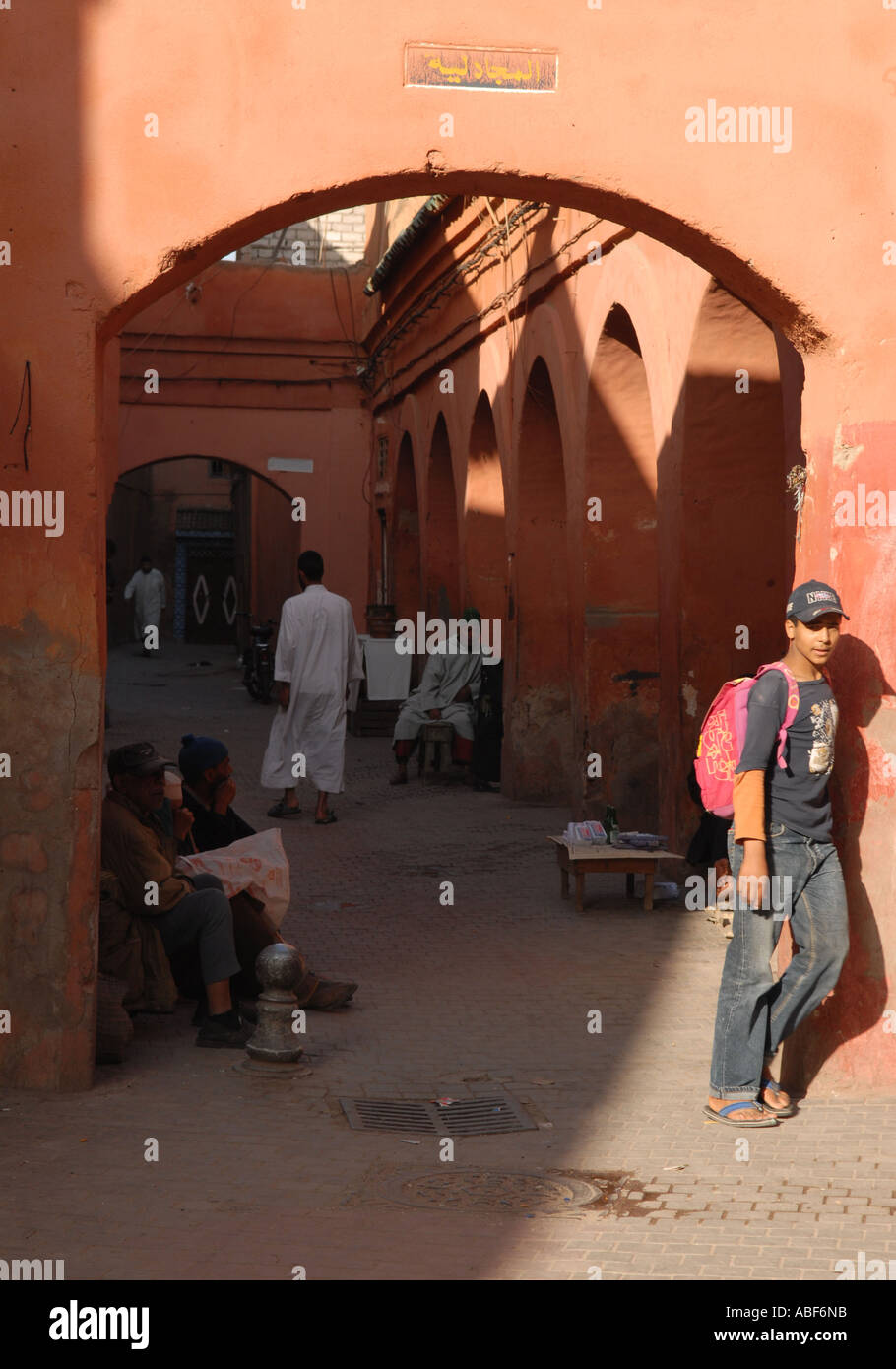 Typical street in the medina of Marrakesh Stock Photo - Alamy