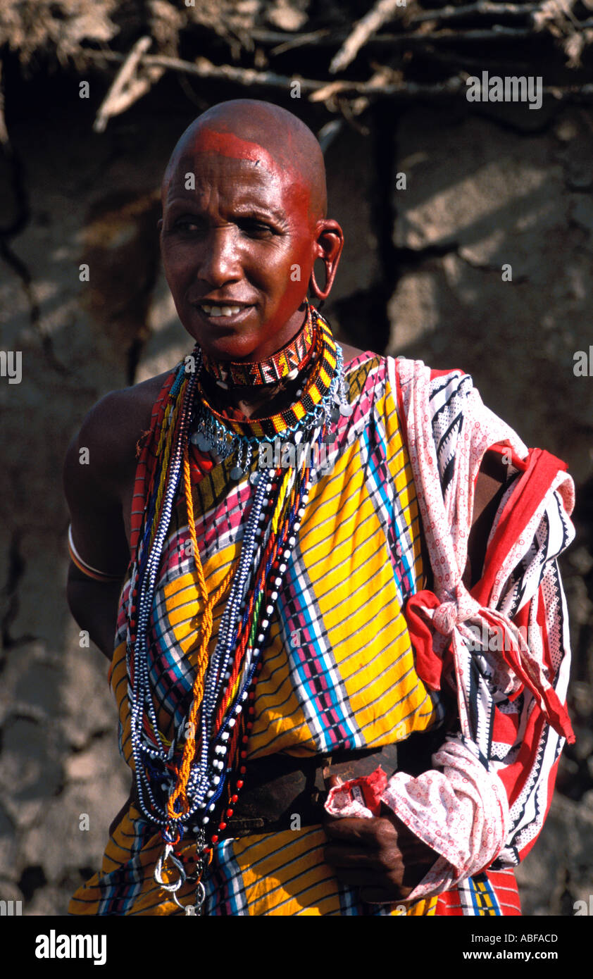 African Masai Woman in traditional costume Stock Photo - Alamy