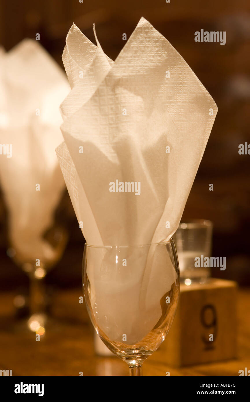 Damast serviette hi-res stock photography and images - Alamy