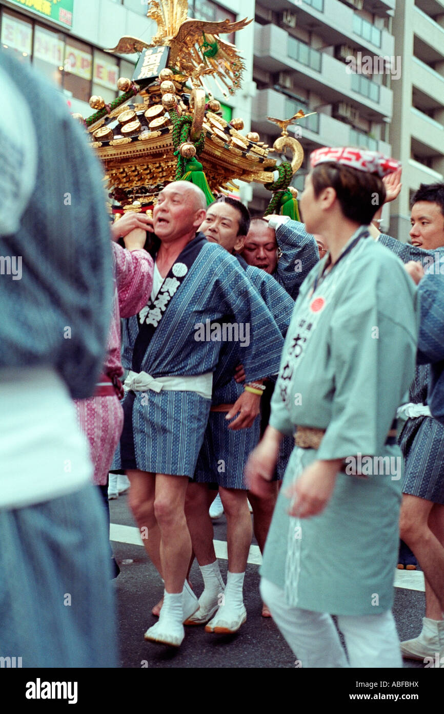 Matsuri scene Sanja Matsuri Stock Photo - Alamy
