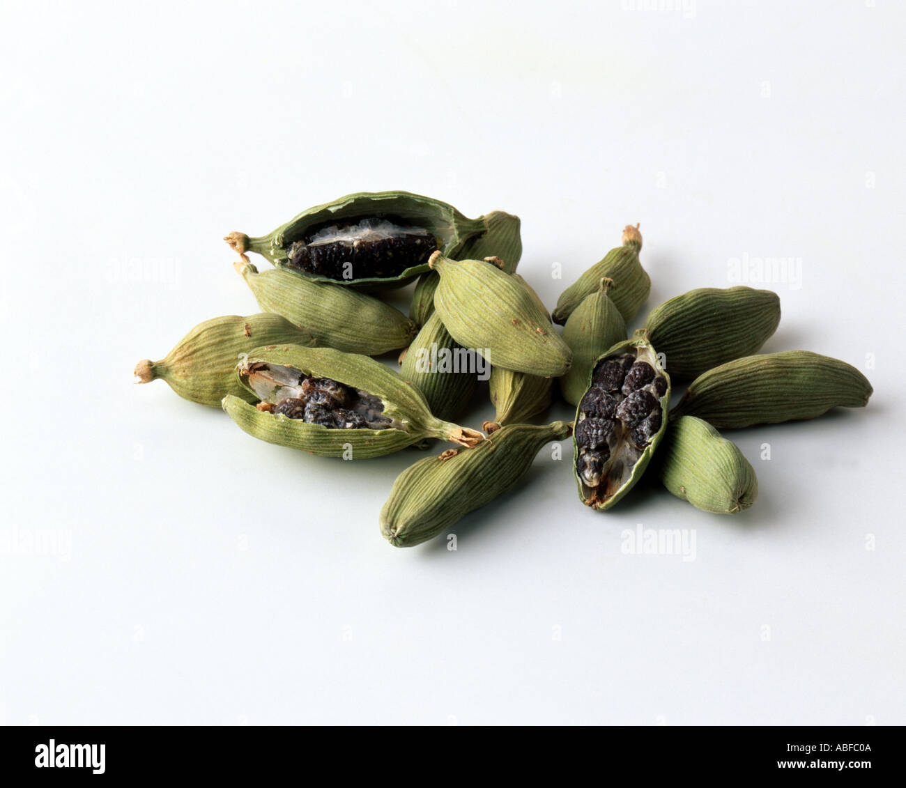 Green Cardamon pods Stock Photo - Alamy