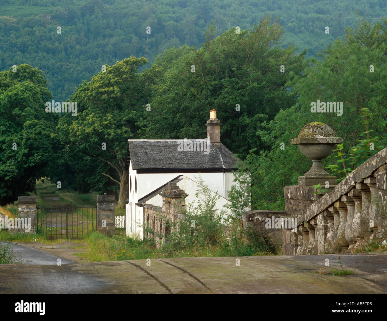 Inverary bridge hi-res stock photography and images - Alamy