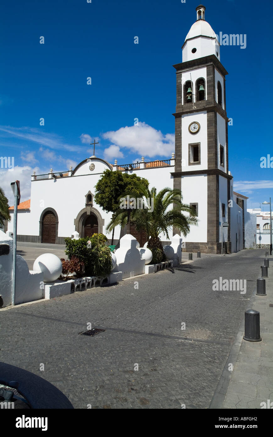dh Iglesia de San Gines ARRECIFE LANZAROTE White wash and lava stone ...
