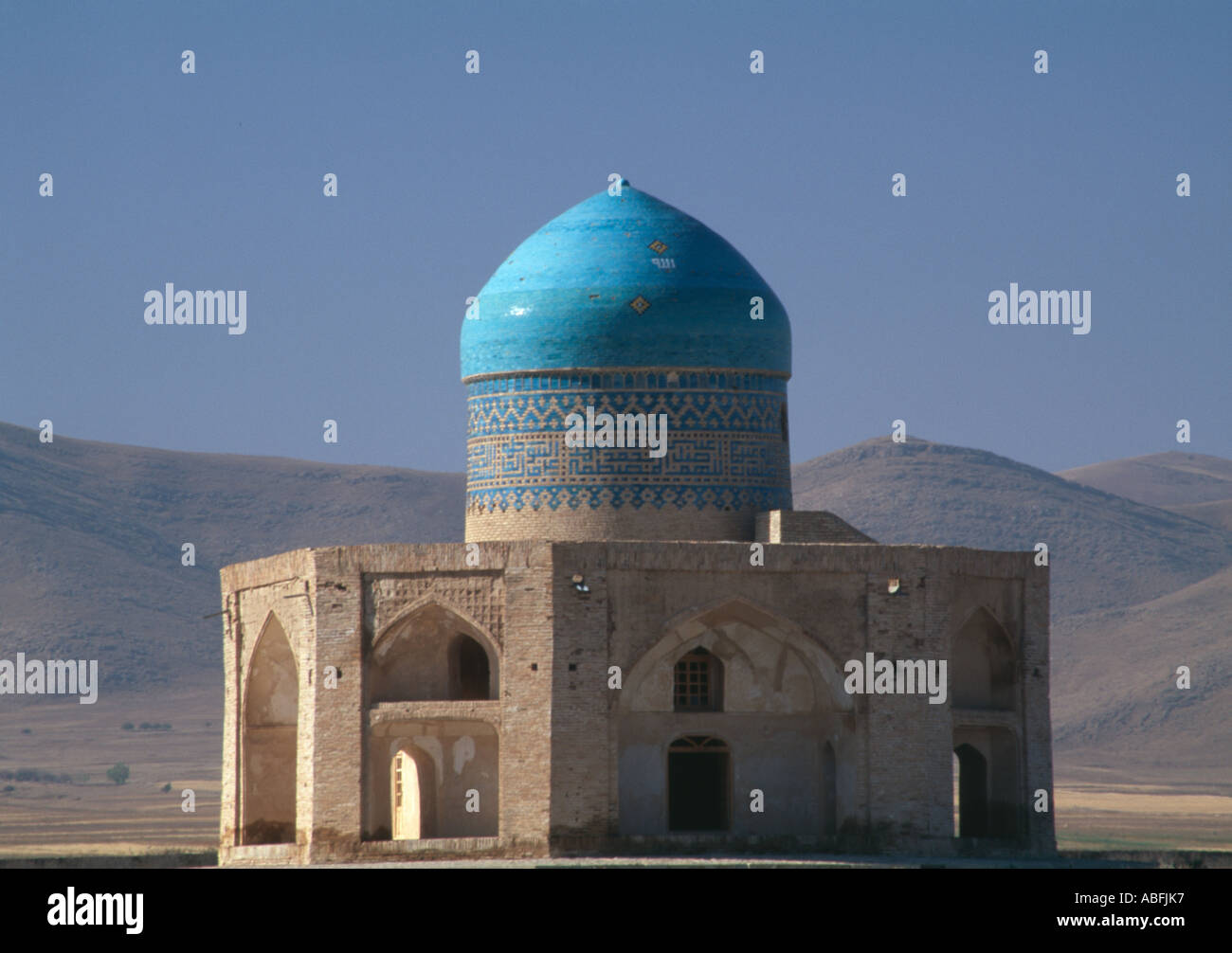 Mausoleum near Sultaniya Stock Photo - Alamy