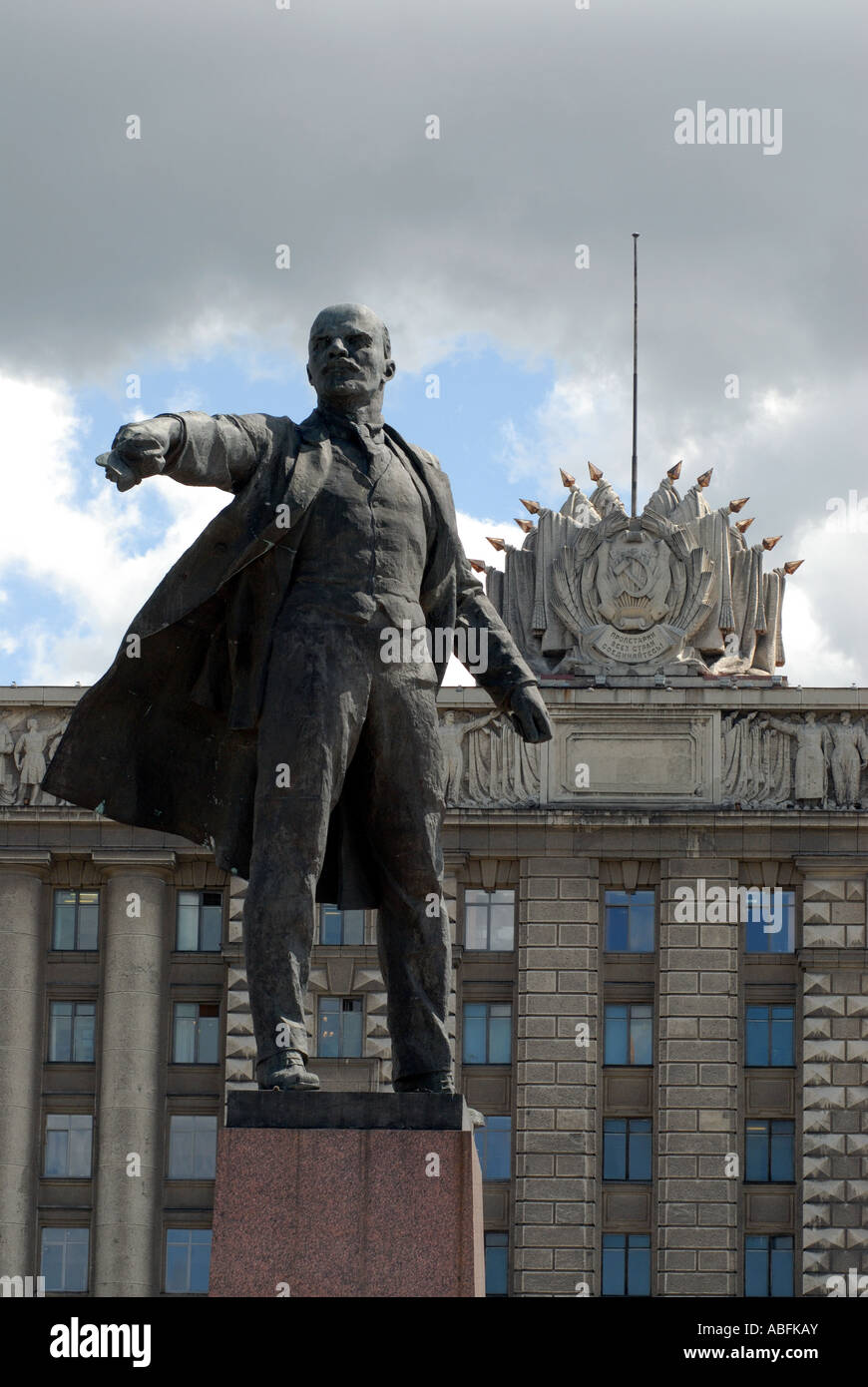 Lenin statue in front of House of Soviets, St Petersburg Stock Photo ...