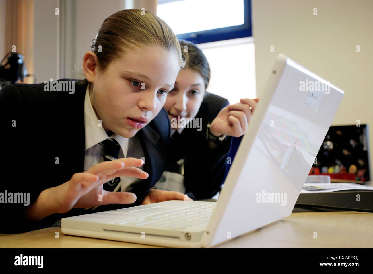 Children using computer school hi-res stock photography and images - Alamy