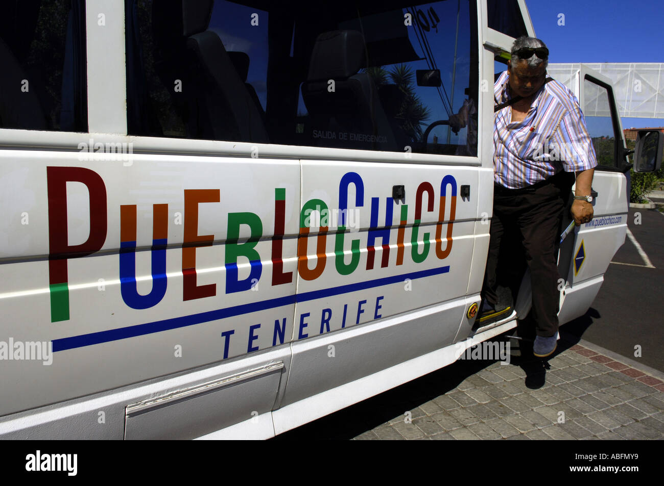 pueblo chico bus coach public transport service blue sky tourist ...