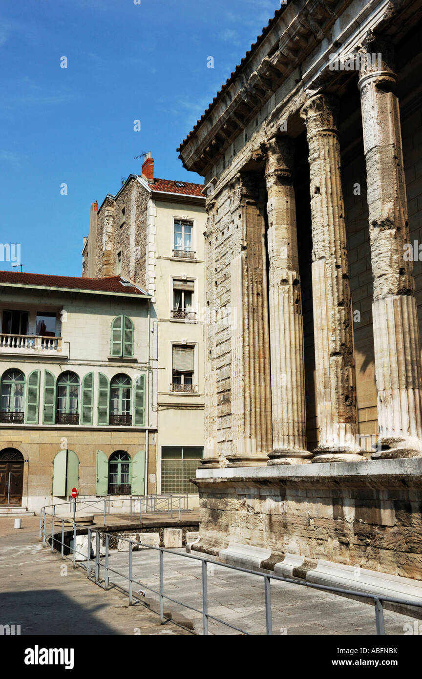 Vienne, Temple of Augustus and Livia Stock Photo - Alamy