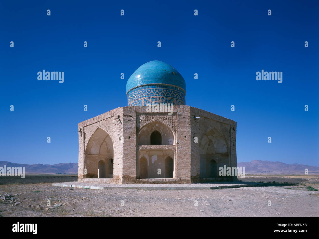 Mausoleum near Sultaniya Stock Photo - Alamy