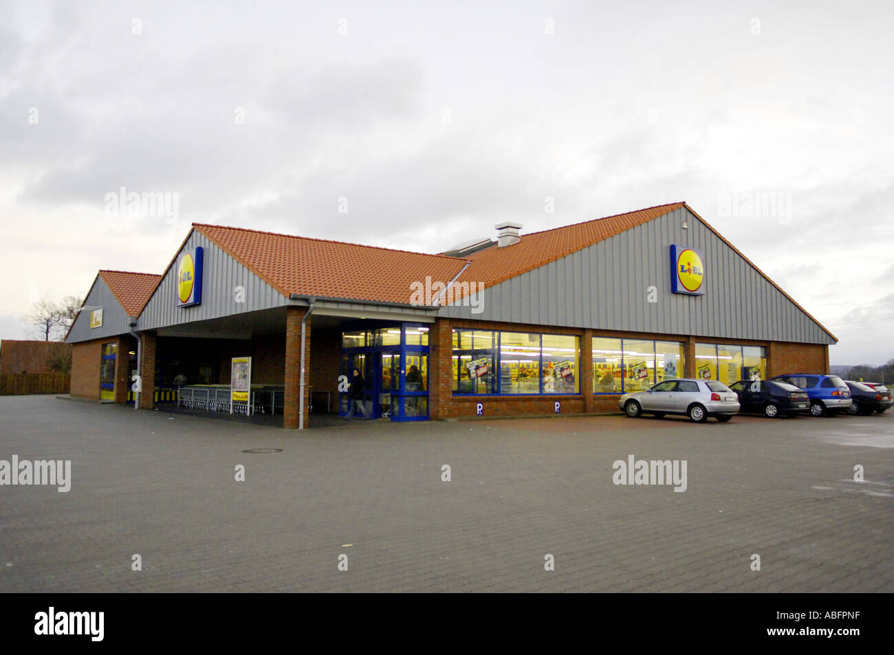 lidl supermarket store shopping consumerism germany produce german ...