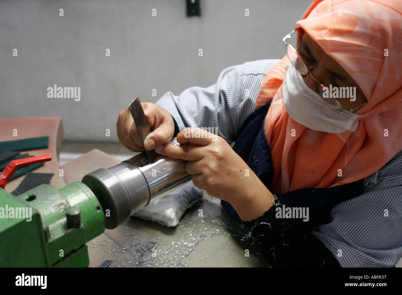 Hand Turning Royal Selangor Pewter Factory Kuala Lumpur Stock Photo - Alamy