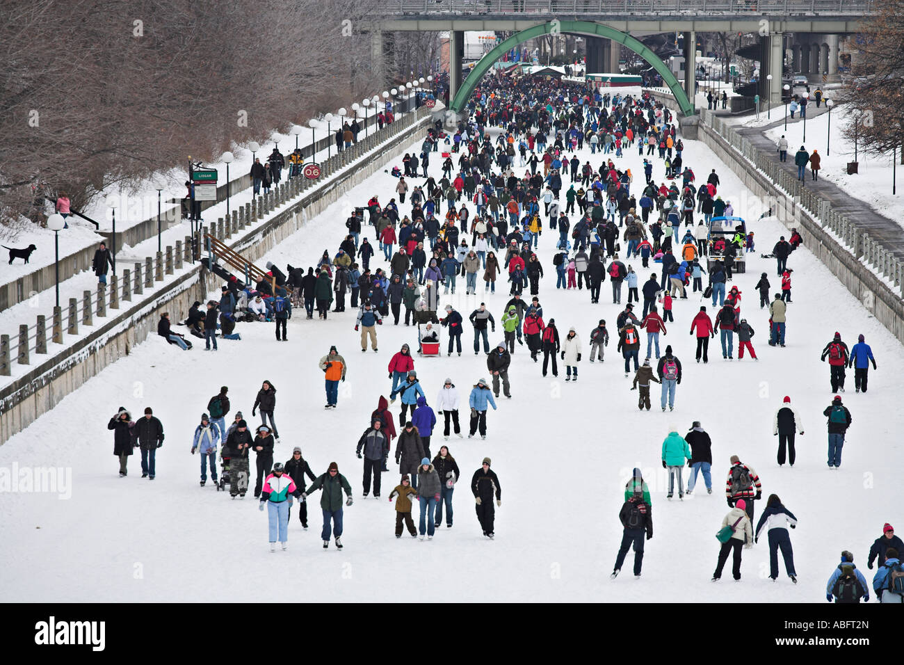 Canal Skating on the worlds longest skating rink Stock Photo - Alamy