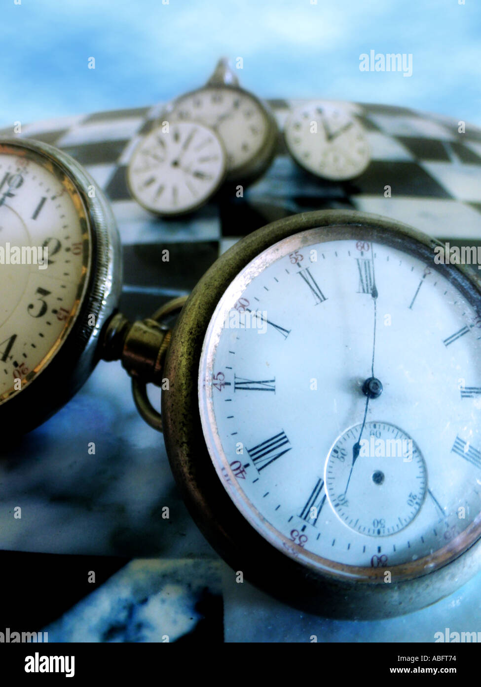 Pocket watch faces hi-res stock photography and images - Alamy