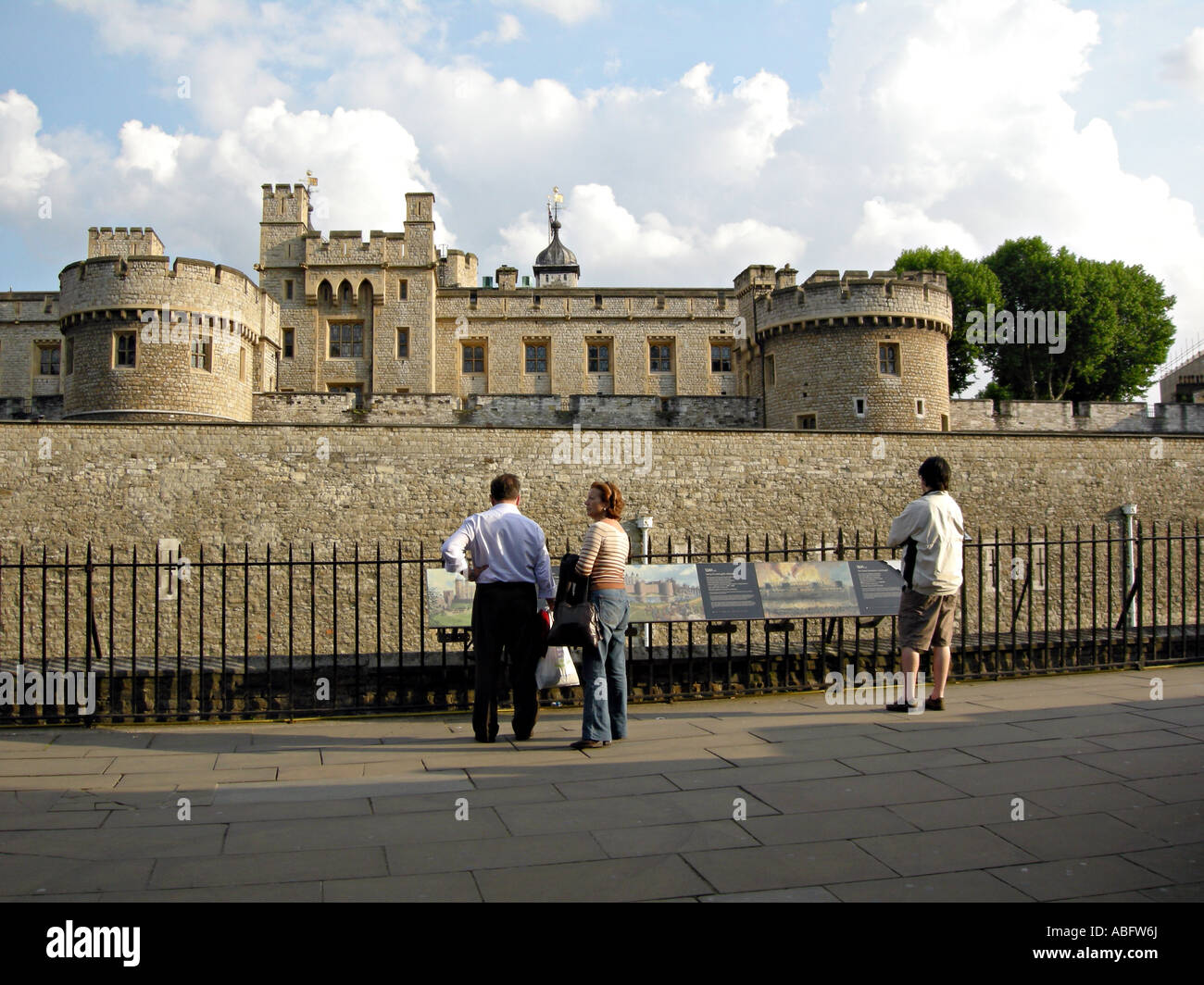 Tower of london map hi-res stock photography and images - Alamy