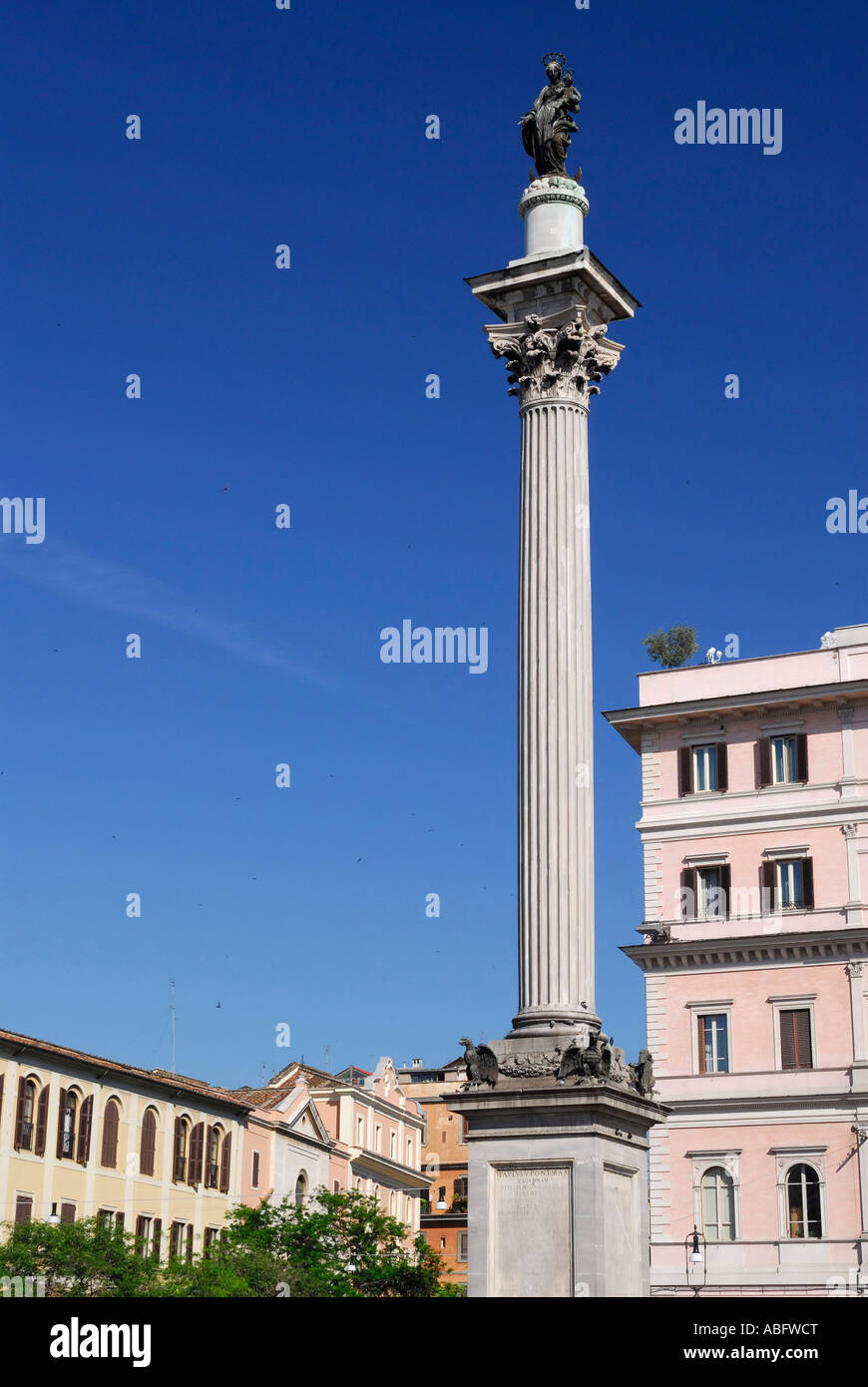 Vertical of Marian column in the Piazza at Santa Maria Maggiore Rome ...