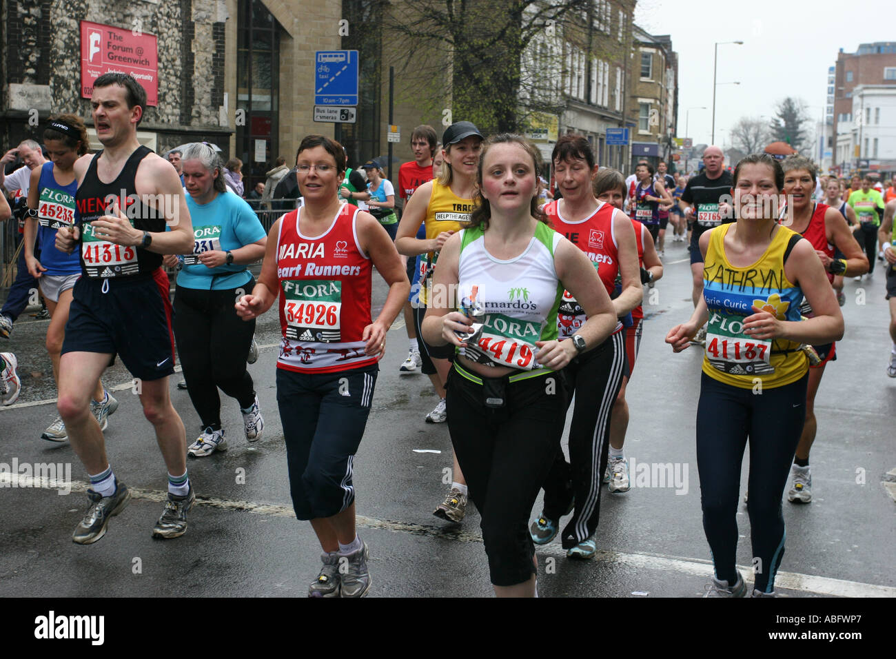 London marathon 2006 greenwich london hi-res stock photography and ...