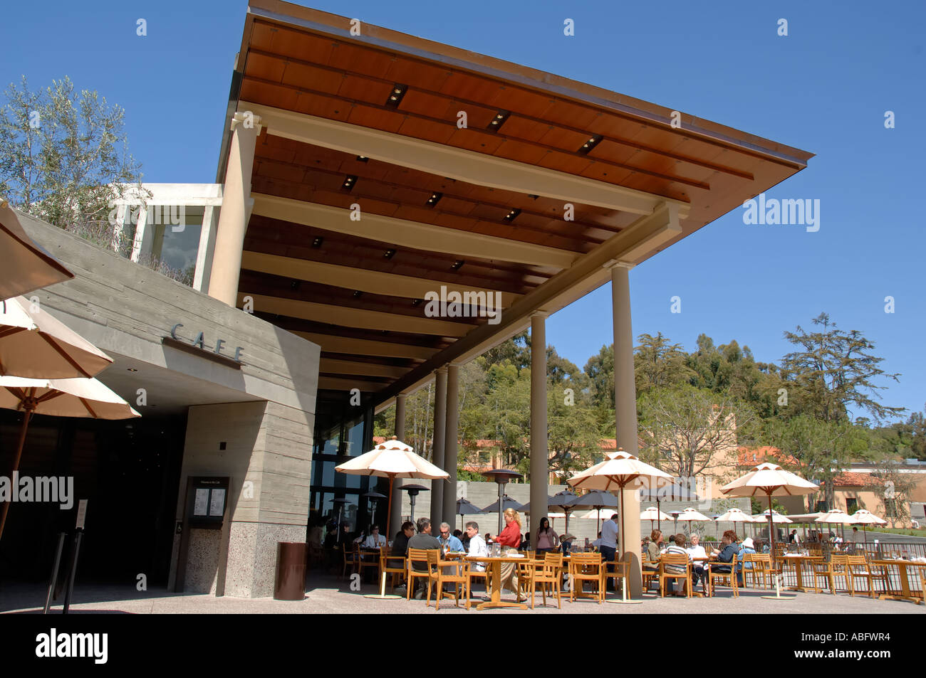 Outdoor seating at the Restaurant Cafe. The Getty Villa, Malibu ...