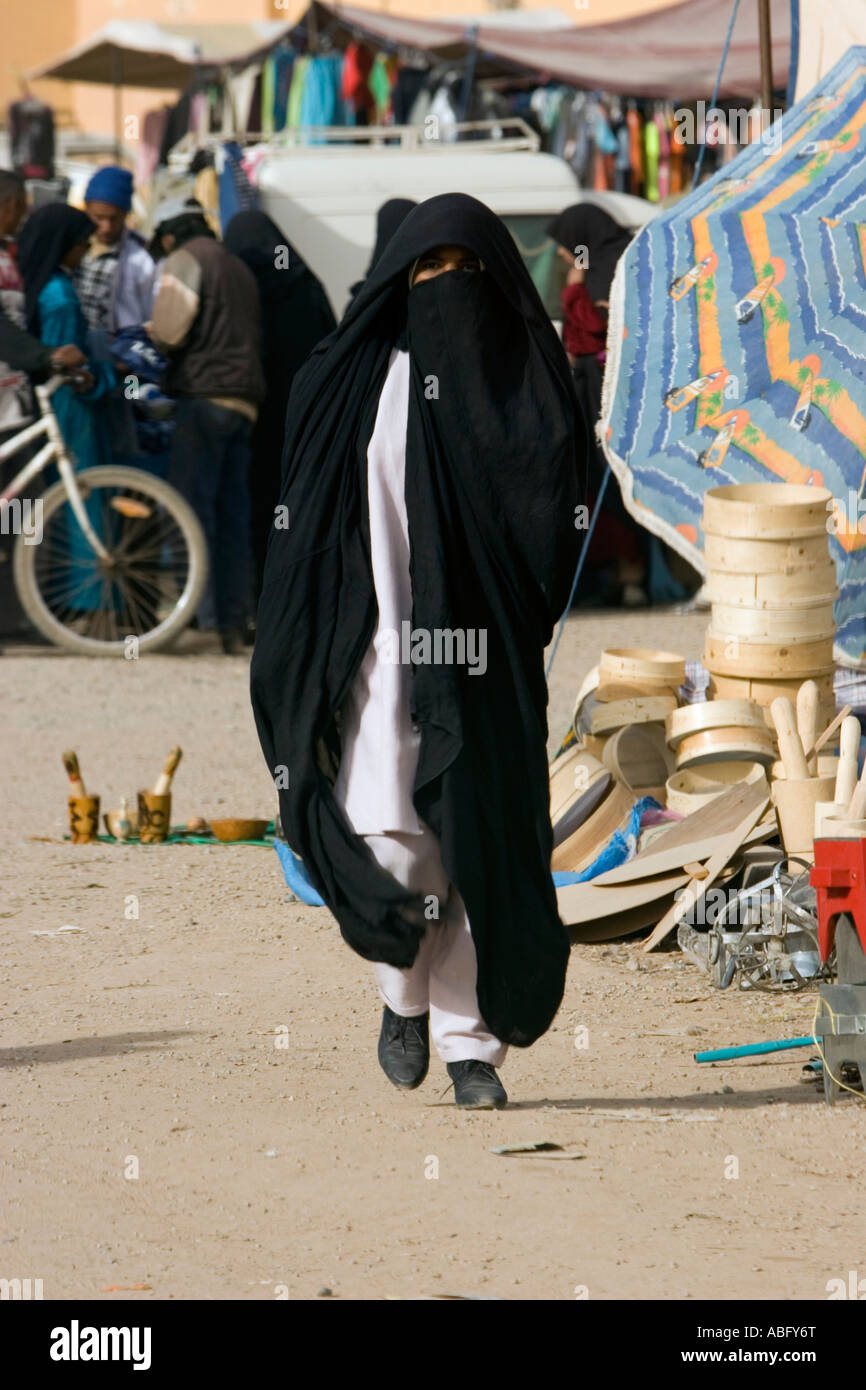 Black robes hi-res stock photography and images - Alamy