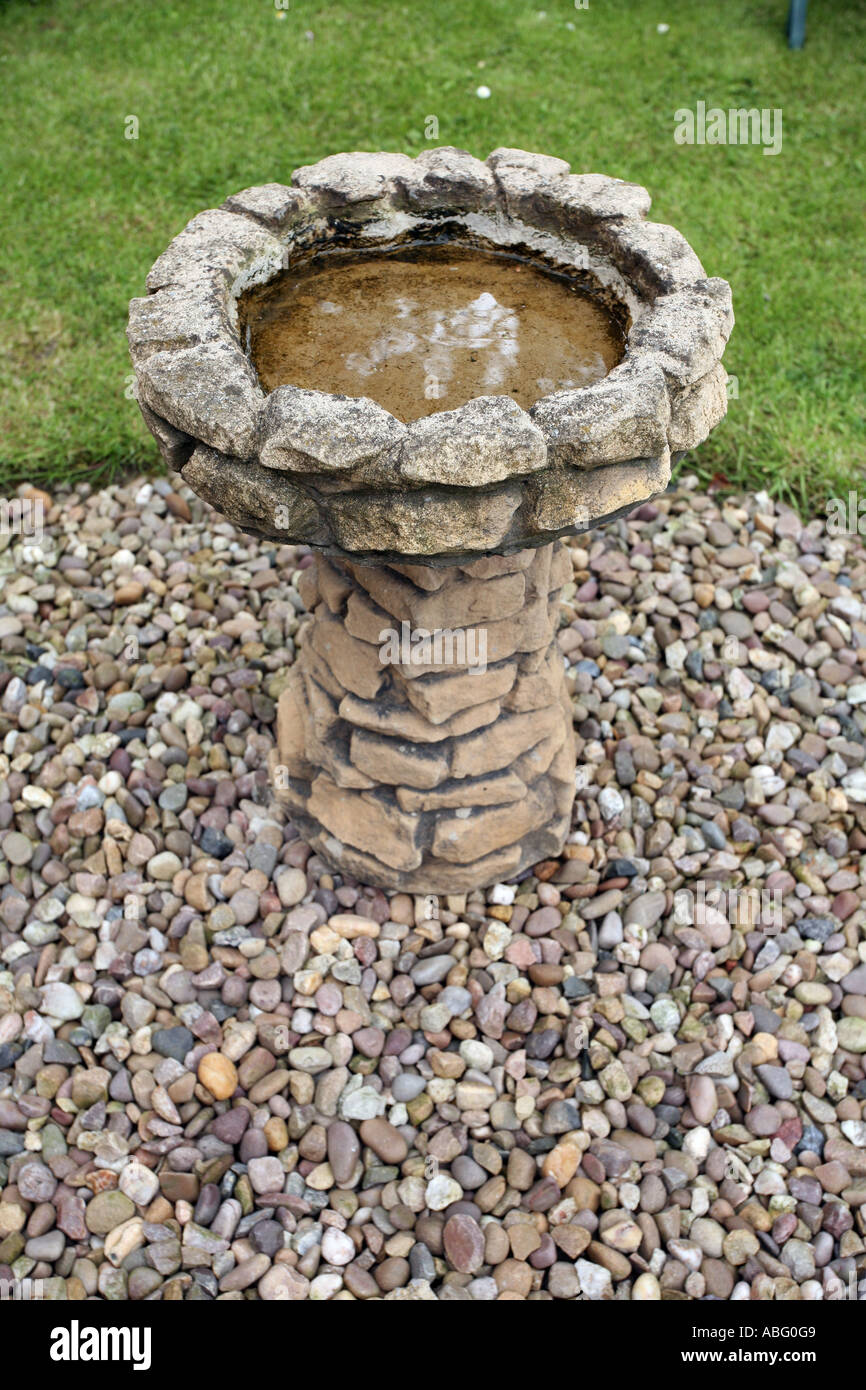 Stone Bird Bath Stock Photo - Alamy