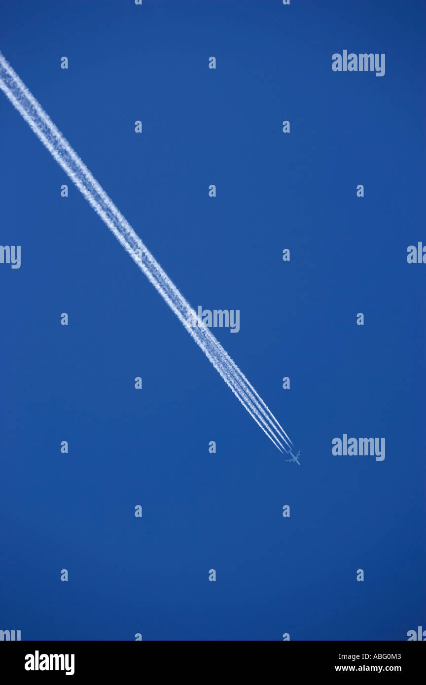 Aircraft engine exhaust hi-res stock photography and images - Alamy