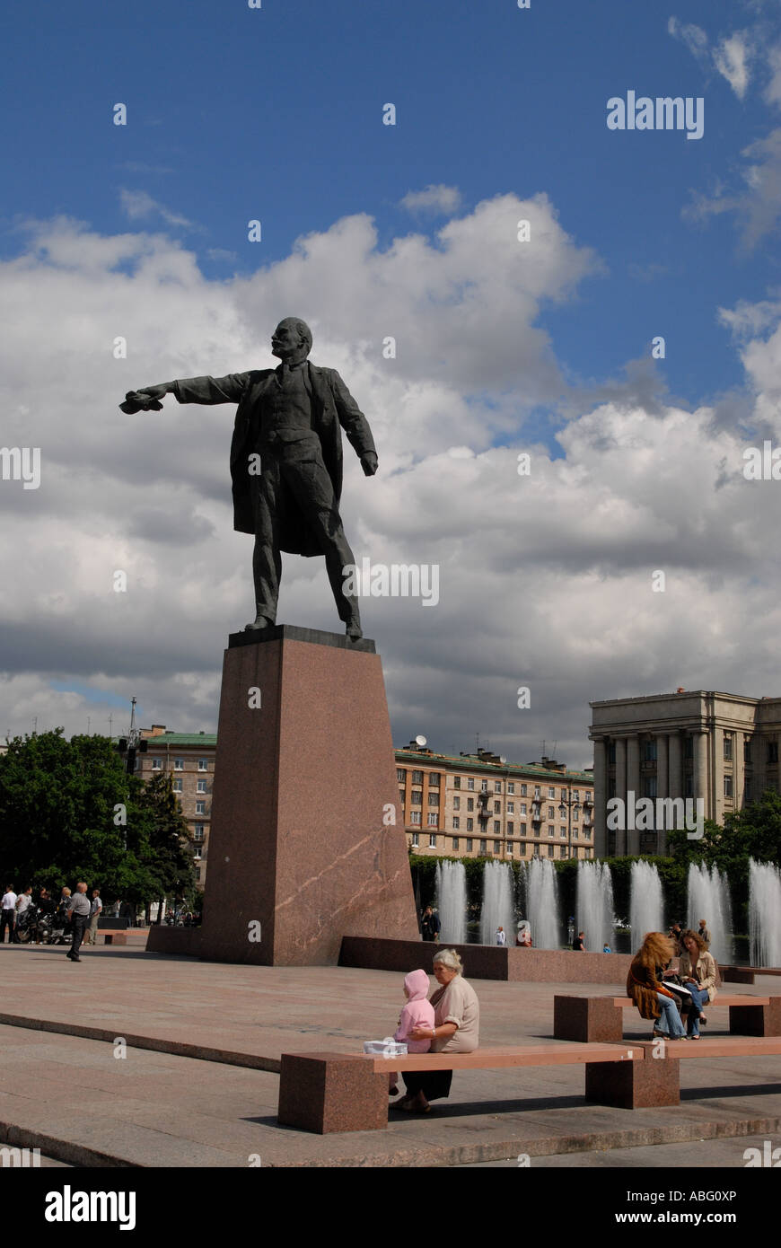 Lenin statue in front of House of Soviets, St Petersburg Stock Photo ...