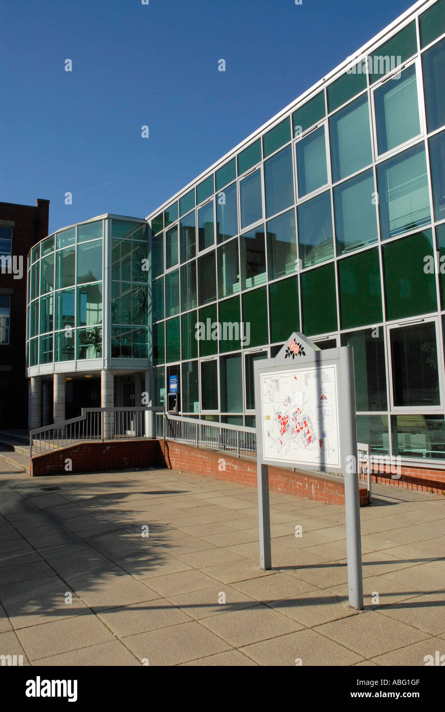 University of central lancashire campus hi-res stock photography and ...