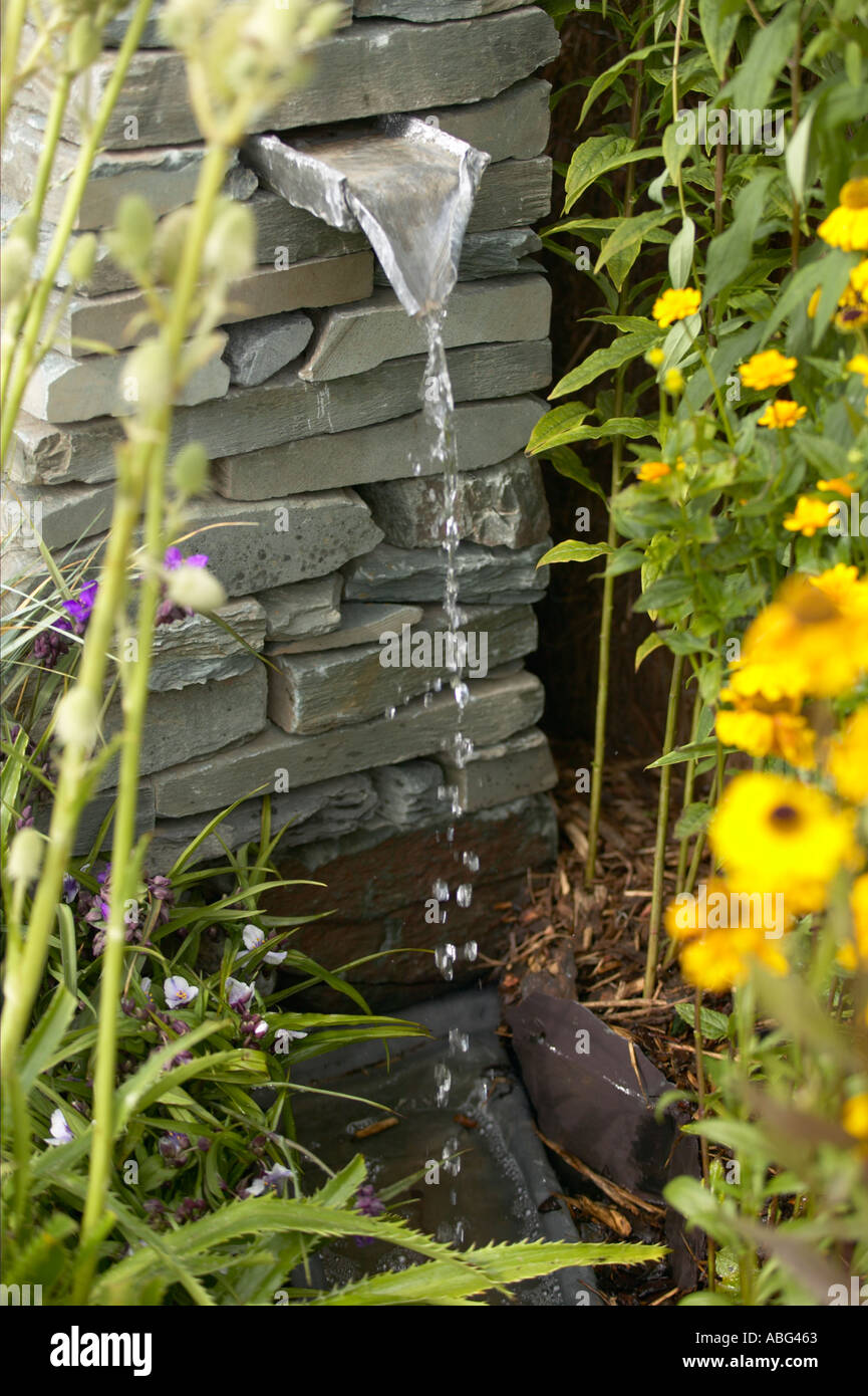 Slate water feature hi-res stock photography and images - Alamy