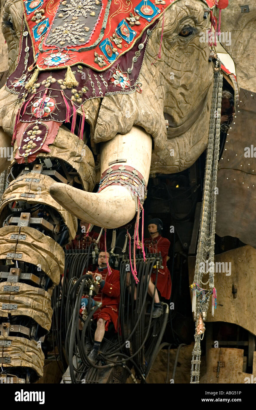 The "Street Performance" of Sultan's Elephant in London Stock Photo - Alamy