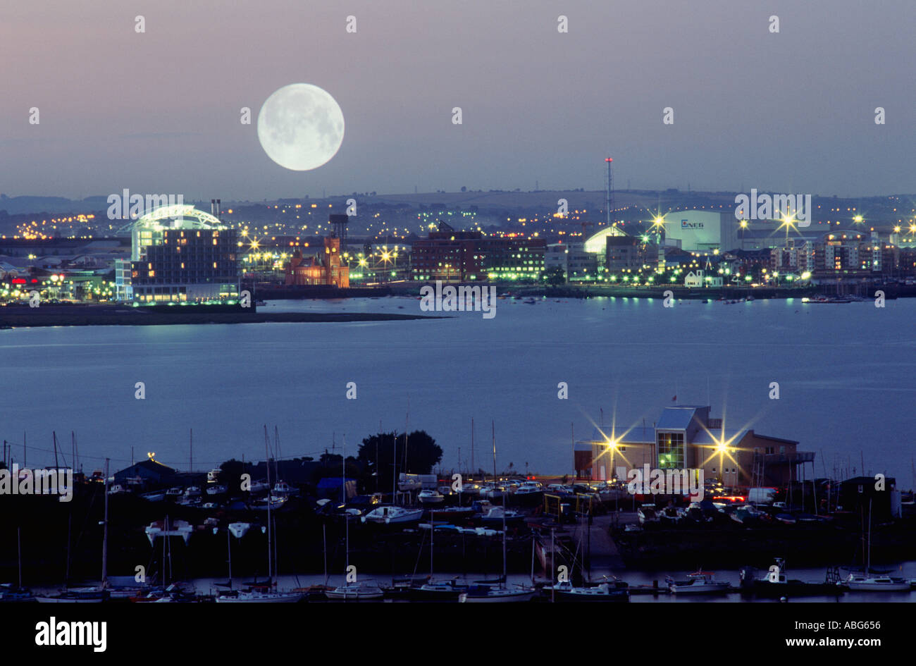 General view of Cardiff Bay and Barrage at night South Wales Stock ...