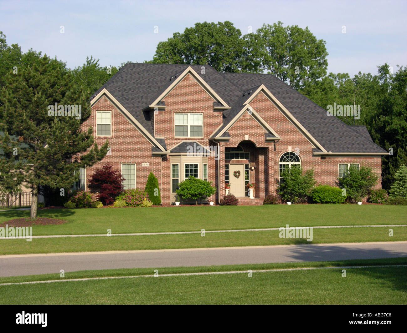 Middle class residential home in a subdivision neighborhood Stock Photo ...