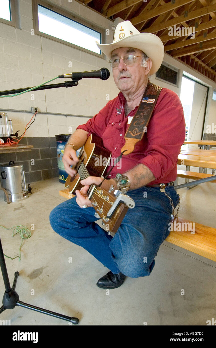 Guitar sings hi-res stock photography and images - Alamy