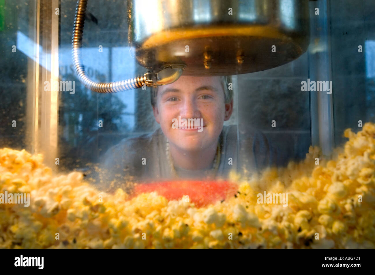 Hungry eat popcorn hi-res stock photography and images - Alamy
