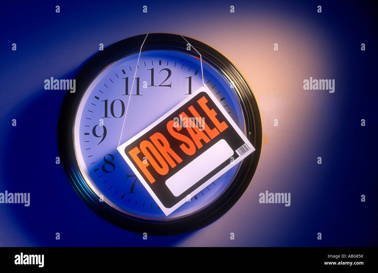 FOR SALE TIME, SAVING TIME CONCEPT IDEA Stock Photo - Alamy